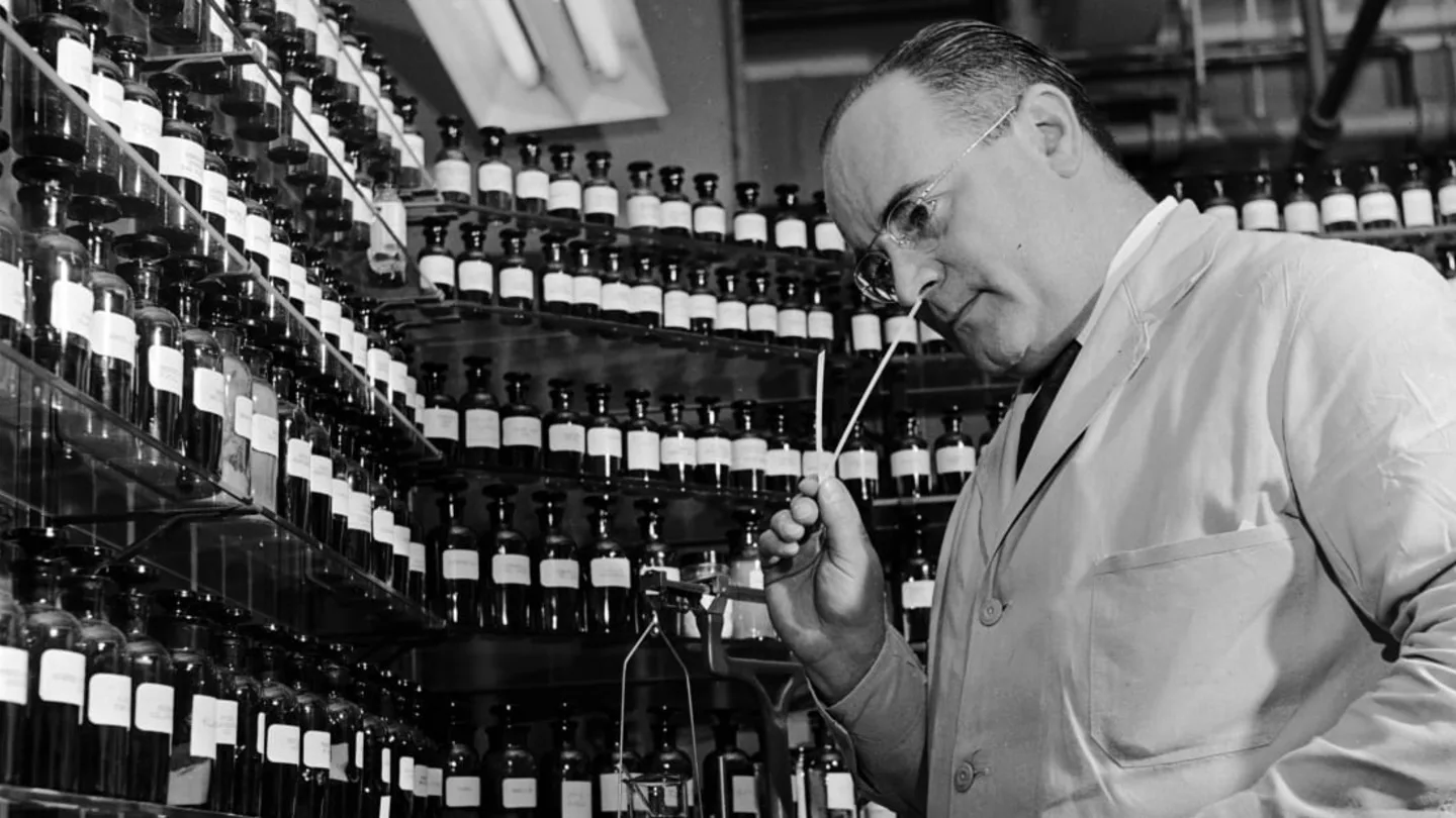 master perfumers: Nose Knows Best: Master Perfumers and Their Artistry